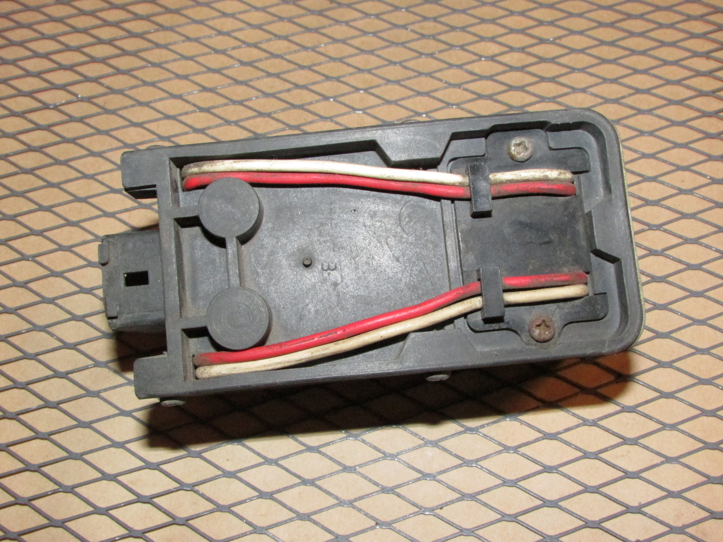 75 76 Datsun 280z OEM Relay Fuse 2A – Autopartone