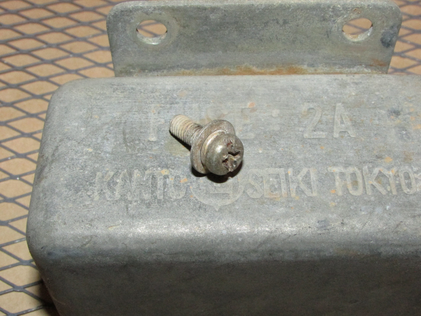 75 76 Datsun 280z OEM Relay Fuse 2A – Autopartone