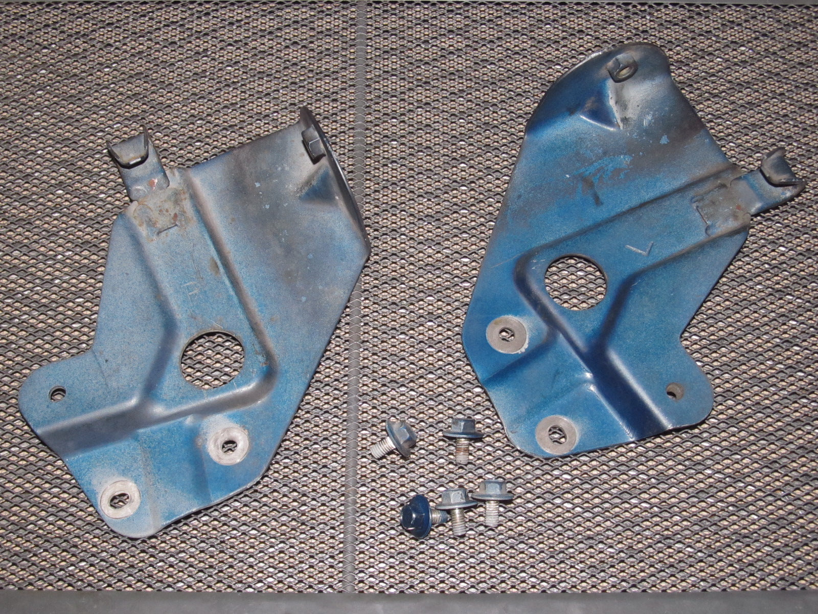 94 95 96 97 Mazda Miata OEM Lower Radiator Mounting Bracket ...