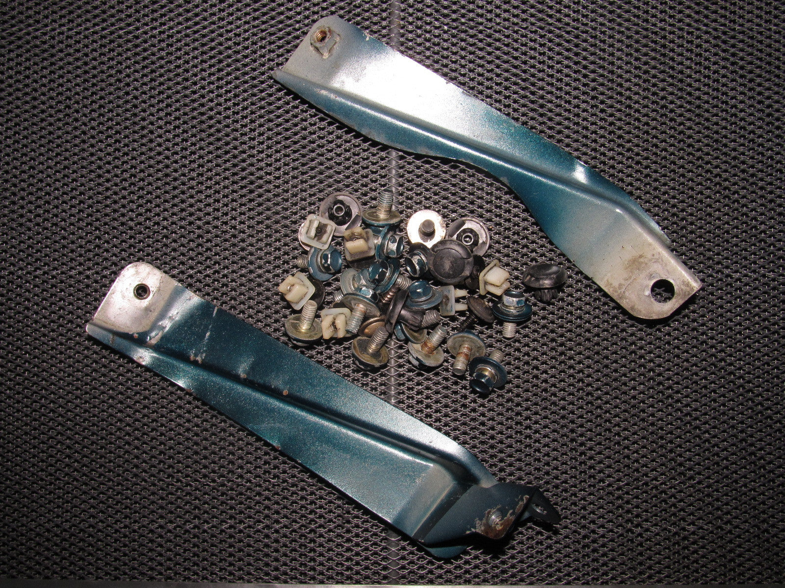 94-01 Acura Integra OEM Fender Bracket – Autopartone.com