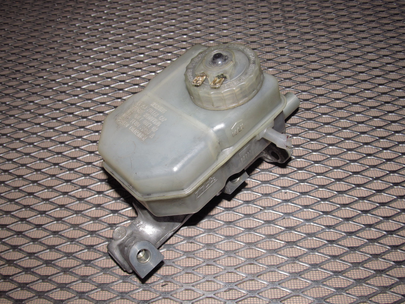 83-85 Porsche 944 OEM Master Brake Cylinder – Autopartone.com