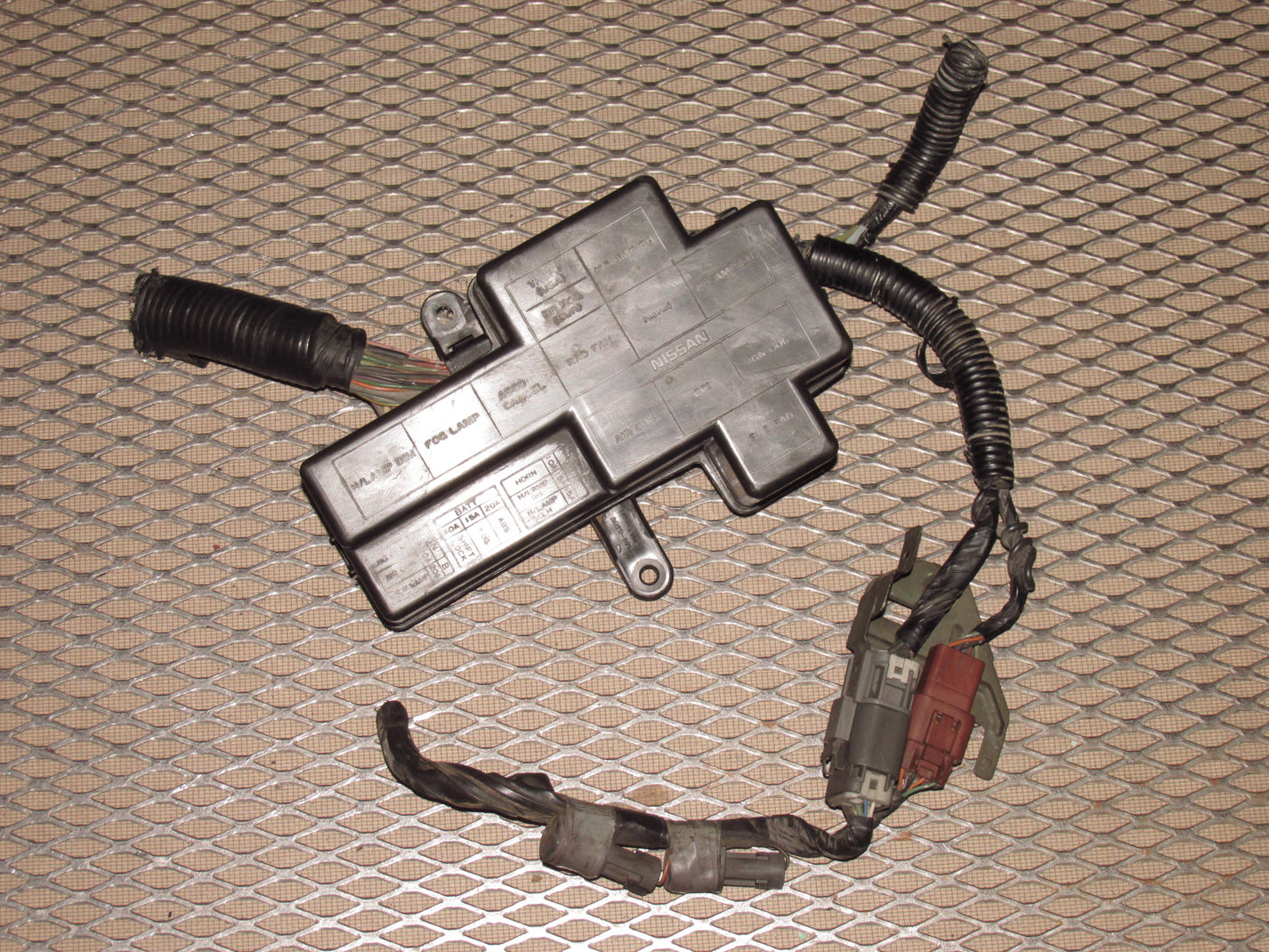 90 91 92 93 94 95 96 Nissan 300zx OEM Engine Fuse Relay Box – Autopartone