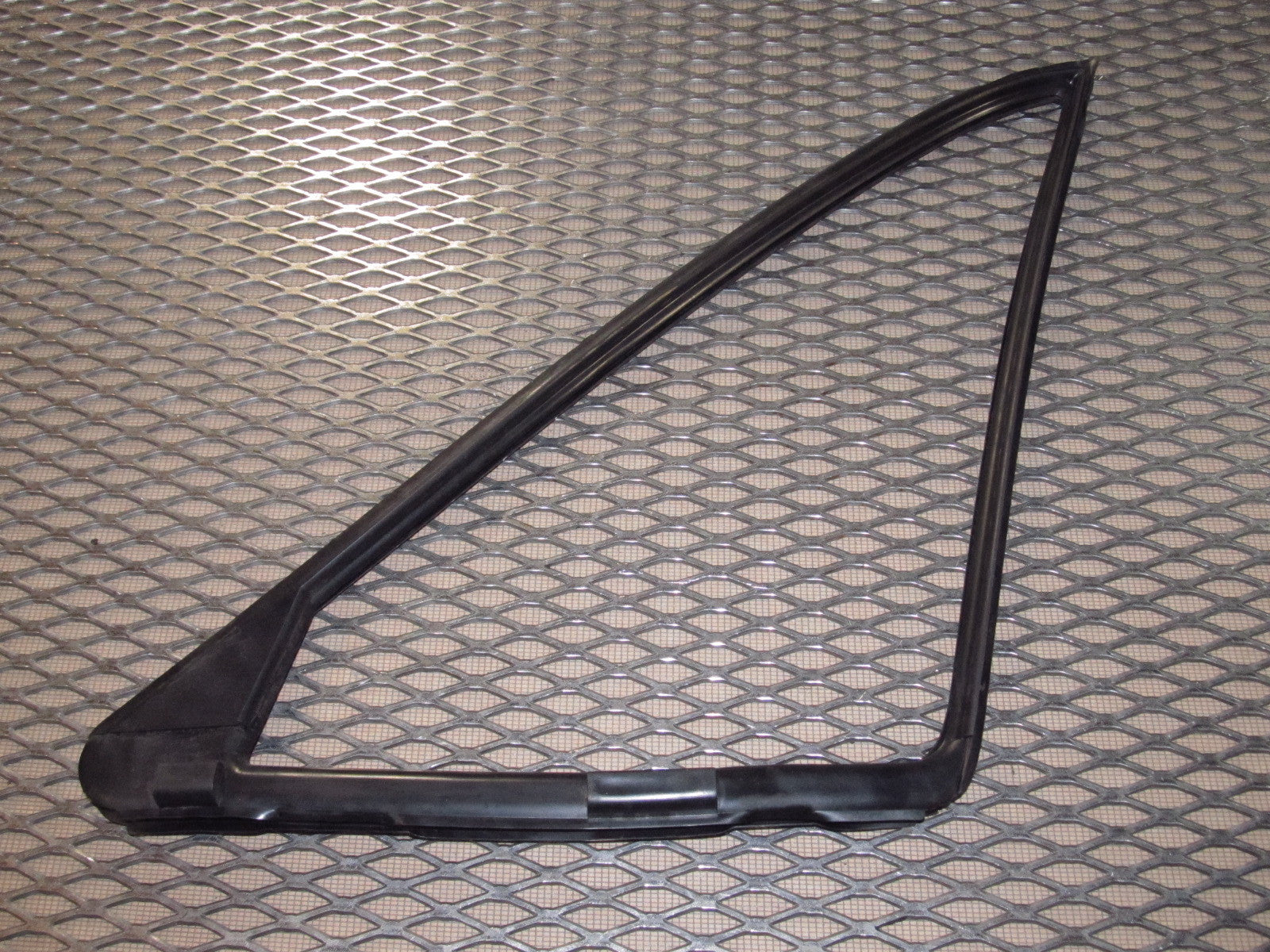 90 91 92 93 Mazda Miata OEM Front Quarter Window Moulding - Left ...