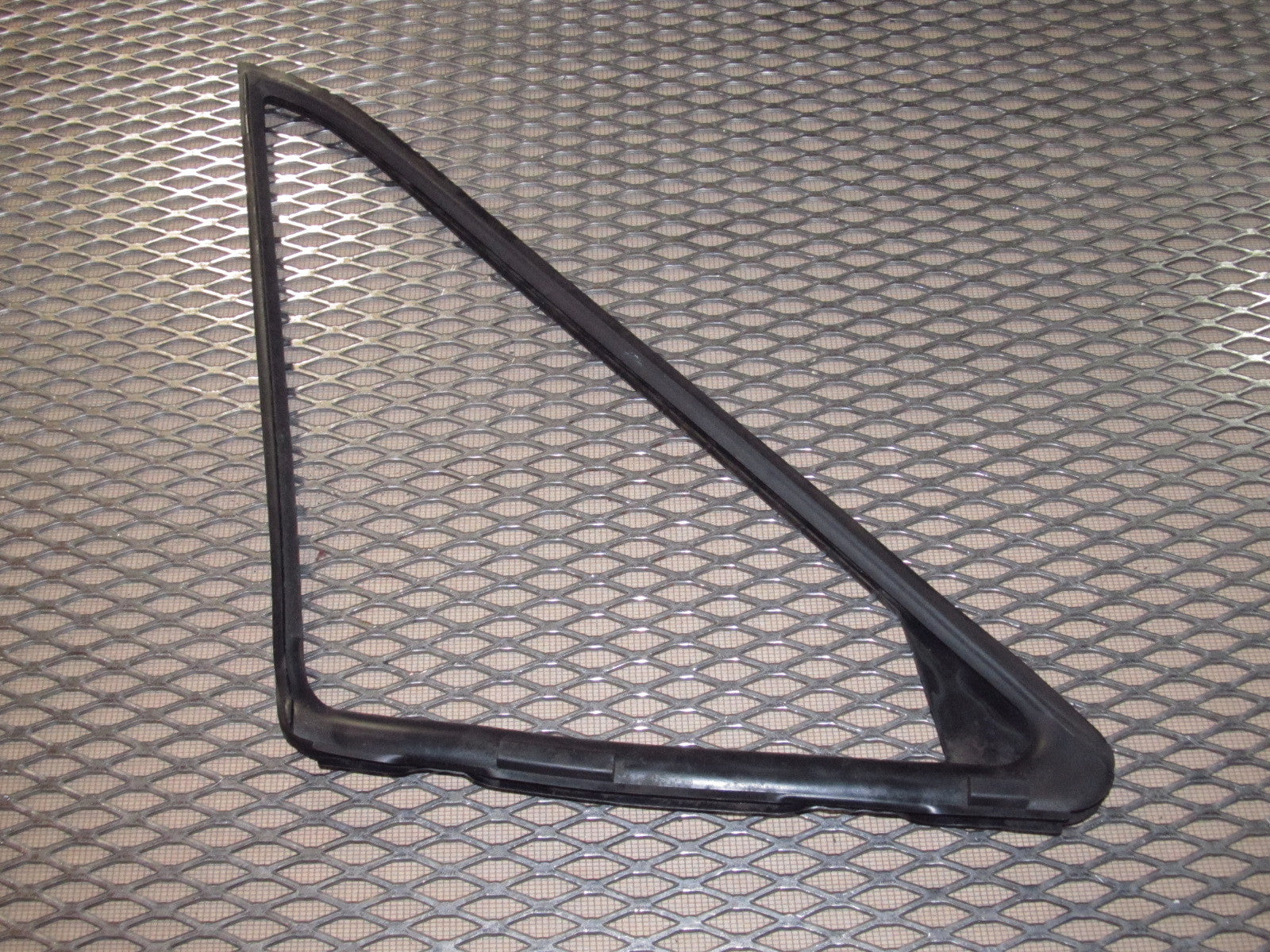 90 91 92 93 Mazda Miata OEM Front Quarter Window Moulding - Left ...