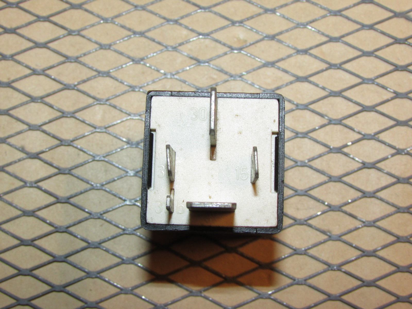 Audi & Volkswagen Relay (65) 321 906 059 H – Autopartone