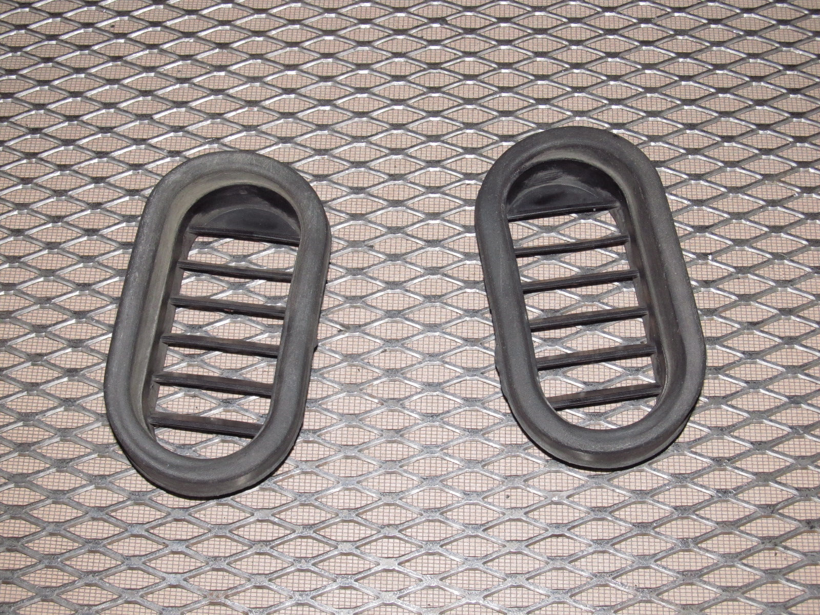 83-85 Porsche 944 OEM Door A/C Heater Air Vent – Autopartone