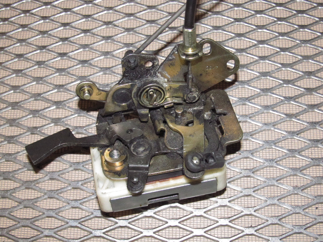 83-85 Porsche 944 OEM Door Latch Assembly - Right – Autopartone