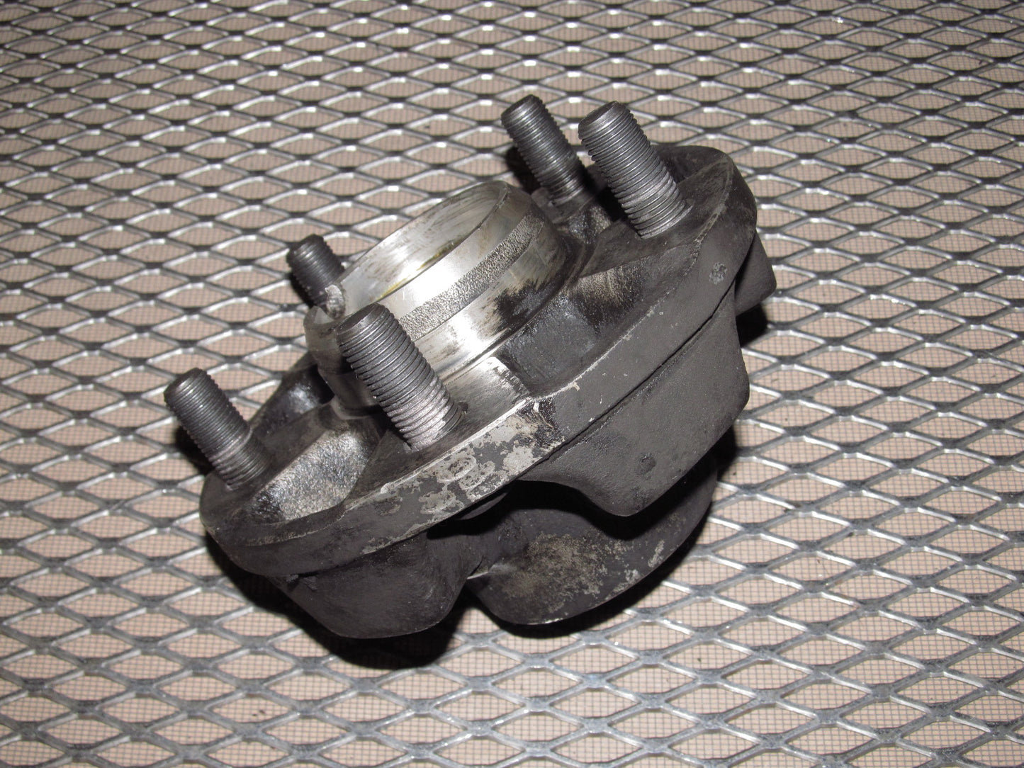 83-85 Porsche 944 OEM Front Wheel Hub – Autopartone