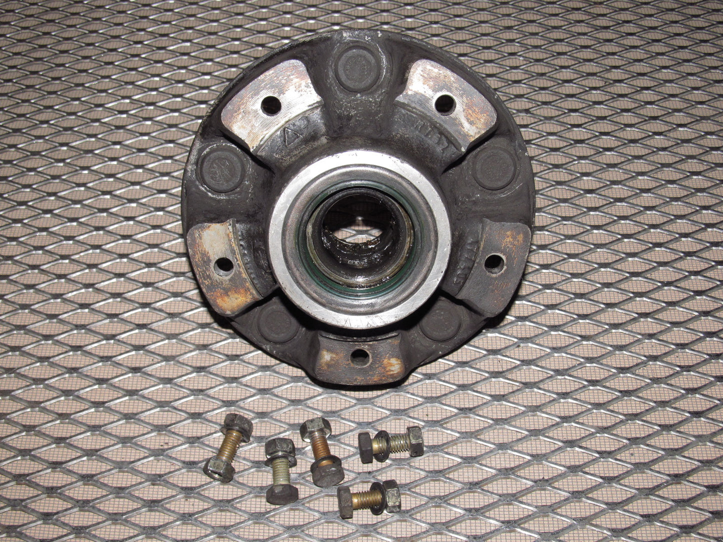 83-85 Porsche 944 OEM Front Wheel Hub – Autopartone