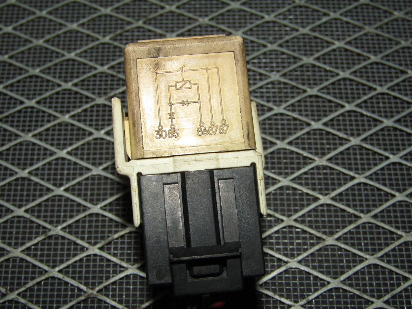 92 93 94 95 BMW 325 OEM Relay - V23134-C52-X90 - 12.63-1729004 ...