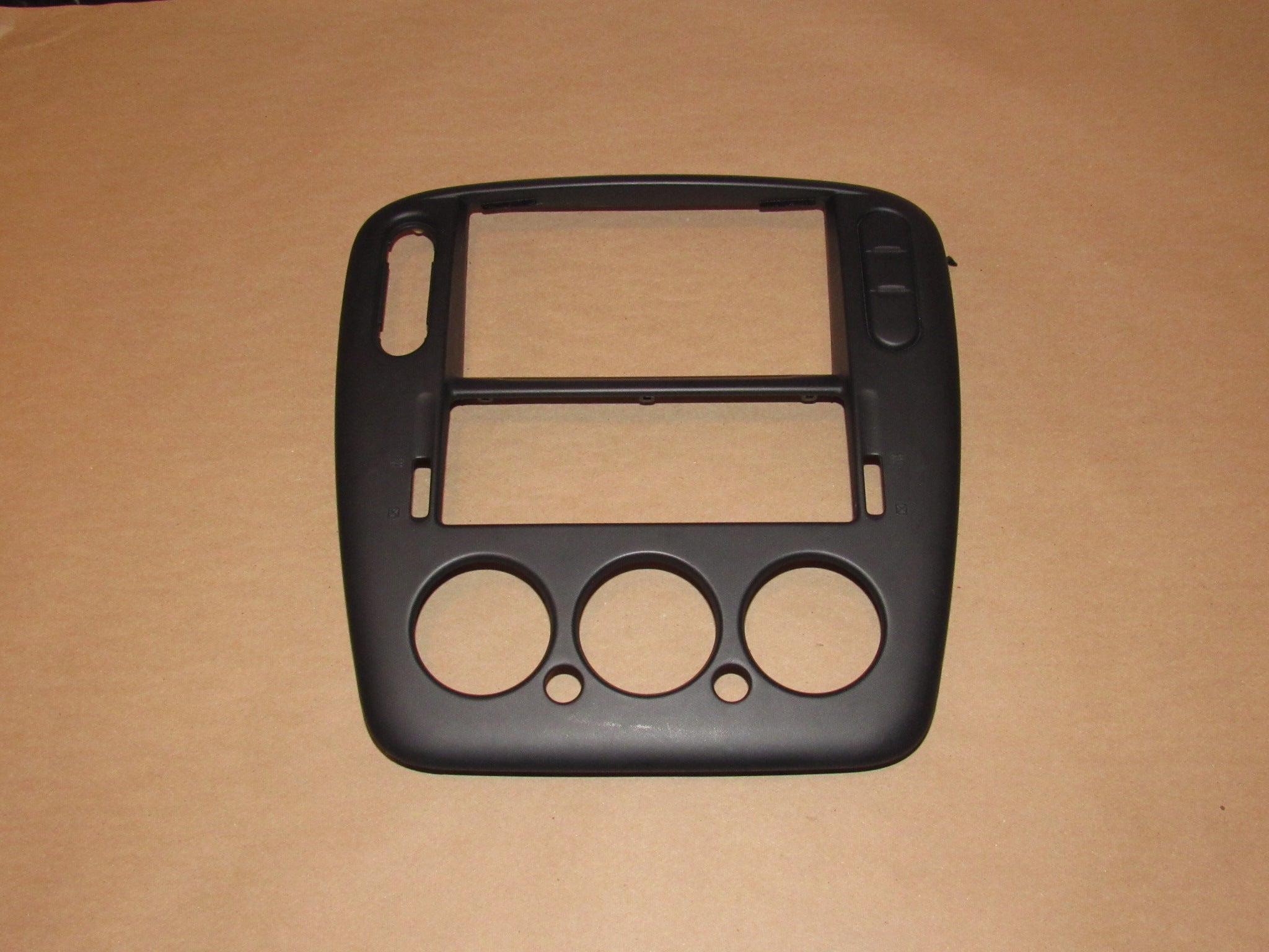 02 03 04 05 Ford Explorer OEM Dash Radio Climate Control Bezel Trim Co ...