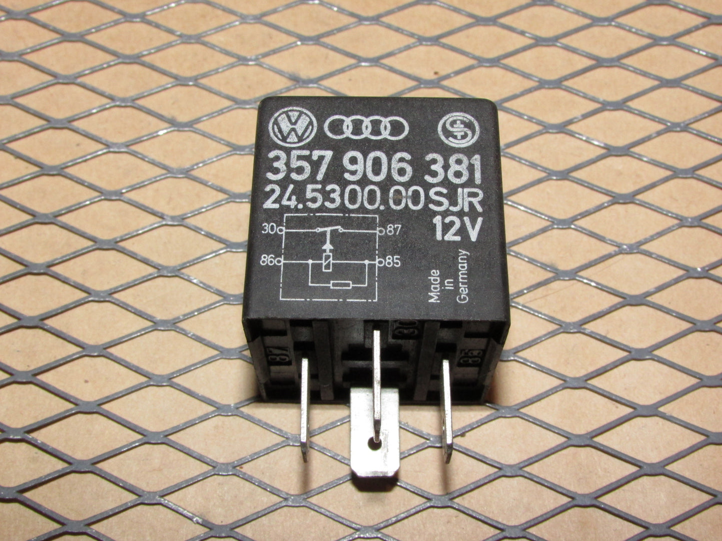Audi & Volkswagen Relay (32) 357 906 381 – Autopartone.com