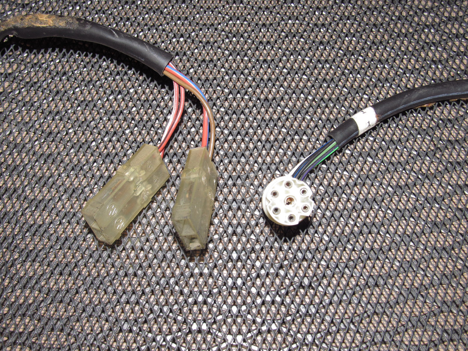 83-85 Porsche 944 OEM Door Pigtail Harness - Left – Autopartone.com