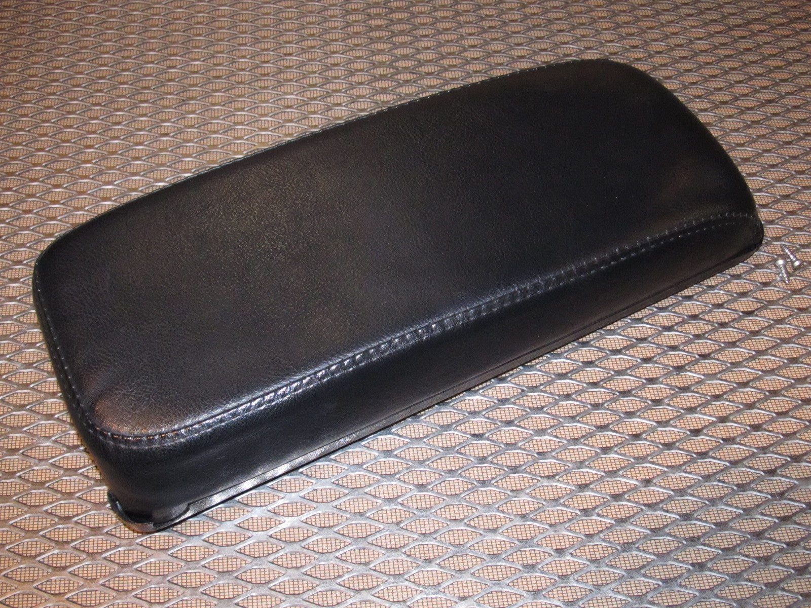 72 73 Datsun 240z OEM Console Arm Rest – Autopartone