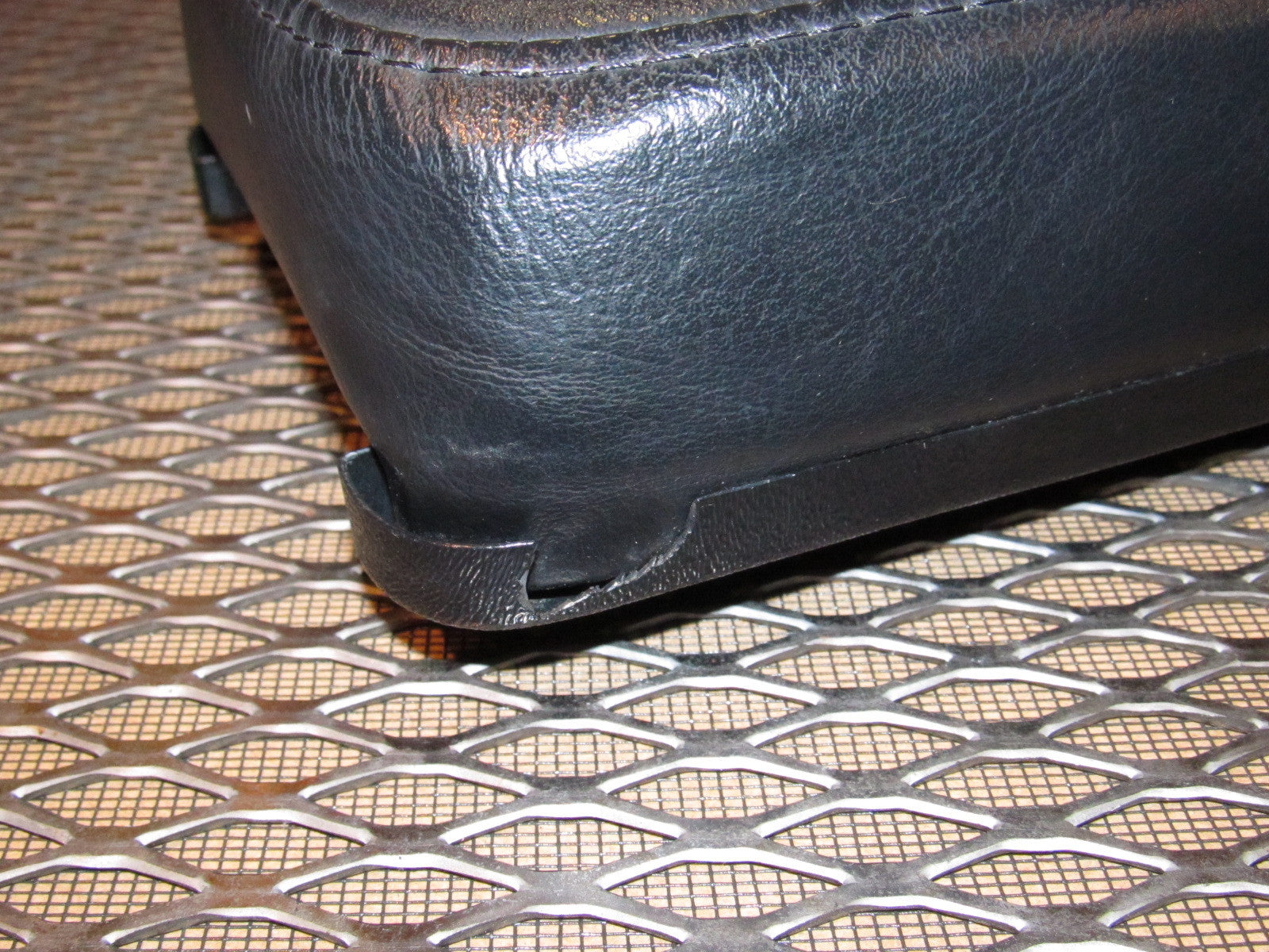 72 73 Datsun 240z OEM Console Arm Rest – Autopartone