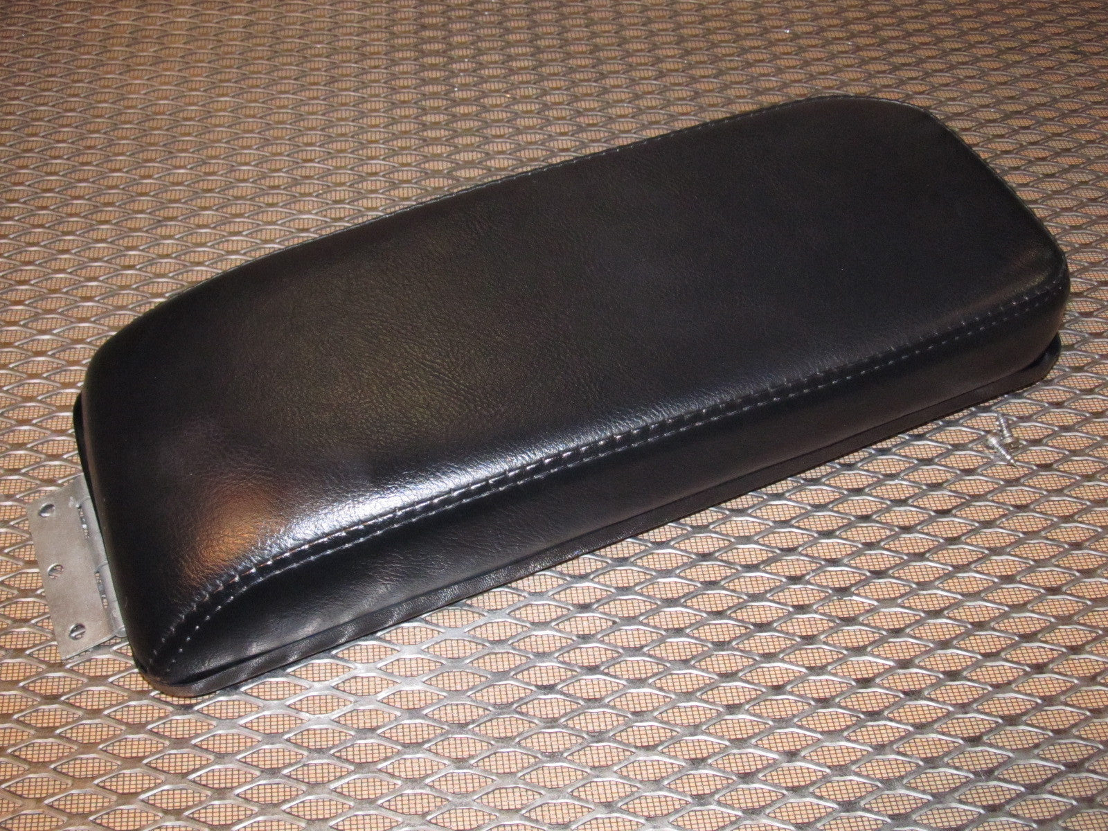 72 73 Datsun 240z OEM Console Arm Rest – Autopartone