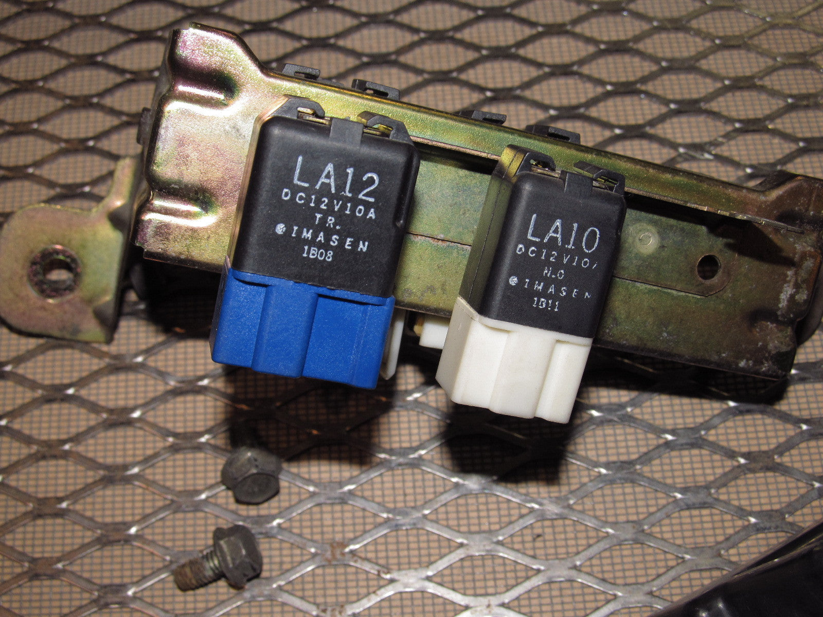 90 91 92 93 Mazda Miata OEM Engine Relay Box – Autopartone