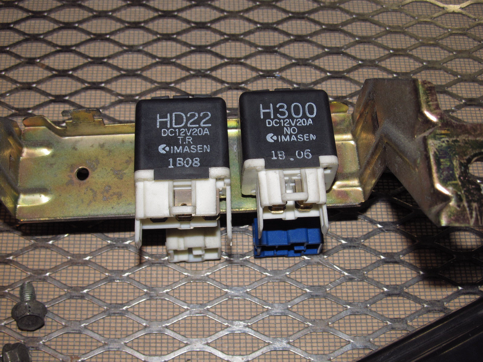 90 91 92 93 Mazda Miata OEM Engine Relay Box – Autopartone
