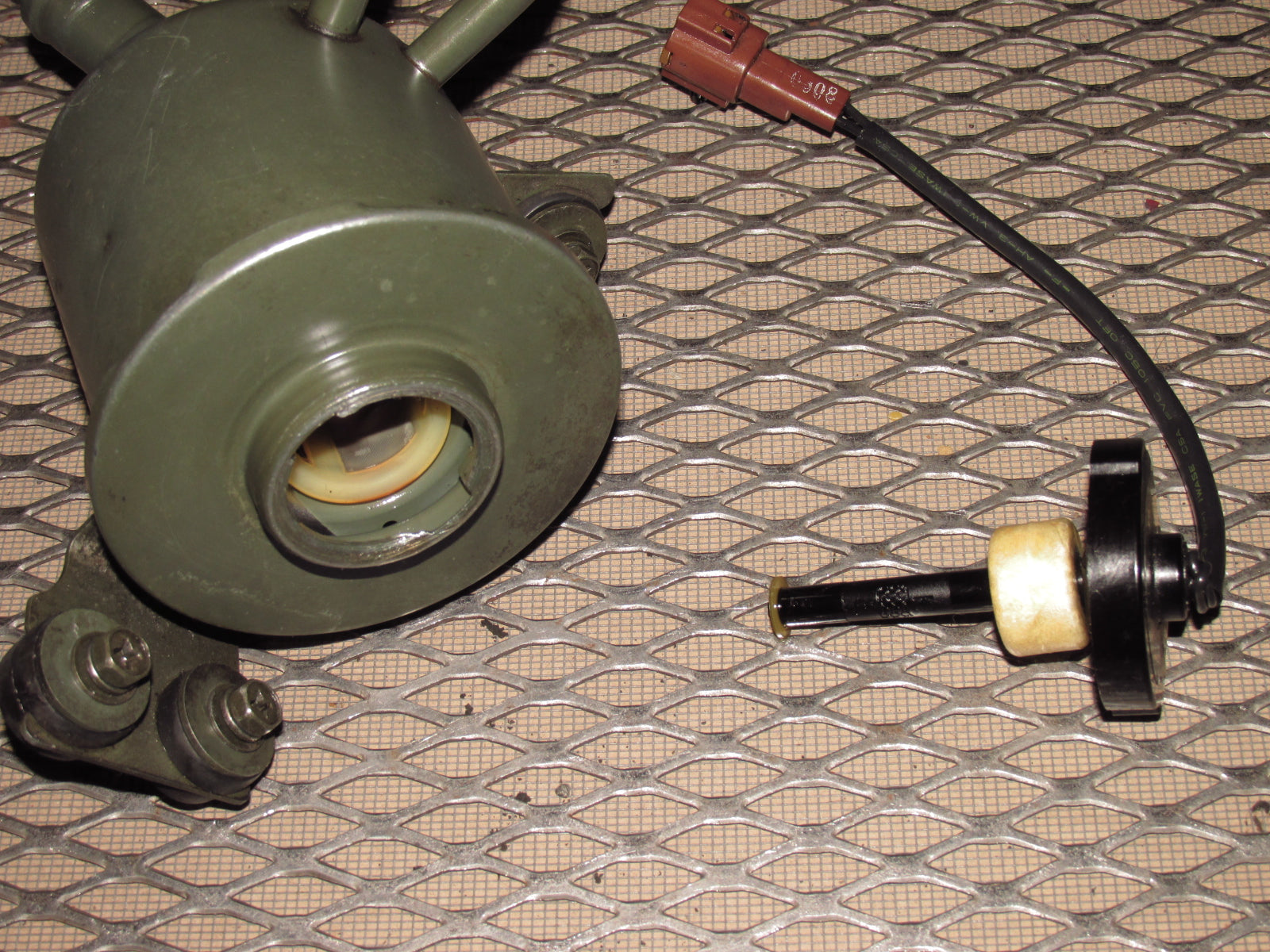 90 91 92 93 94 95 96 Nissan 300zx OEM Power Steering Reservoir Tank ...