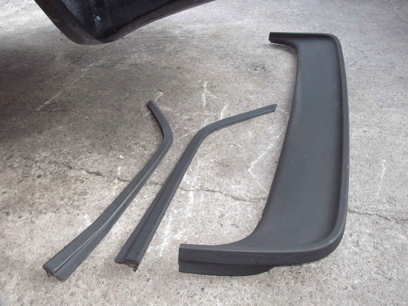 83-85 Porsche 944 OEM Spoiler – Autopartone.com