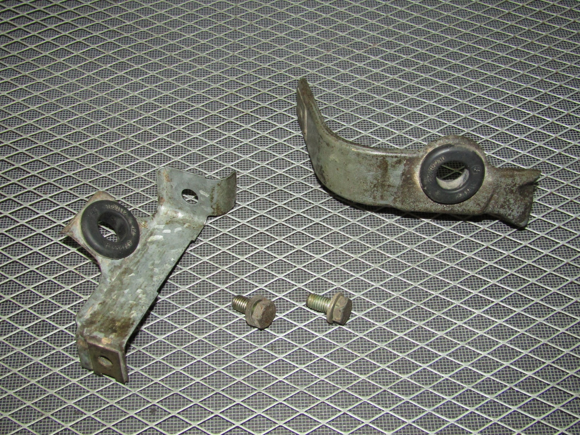 92 93 94 95 BMW 325 Sedan OEM Parking Brake Cable Mount Holder ...