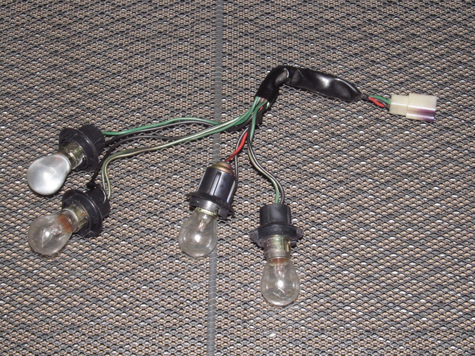 72 73 Datsun 240z OEM Tail Light Bulb Socket - Right – Autopartone