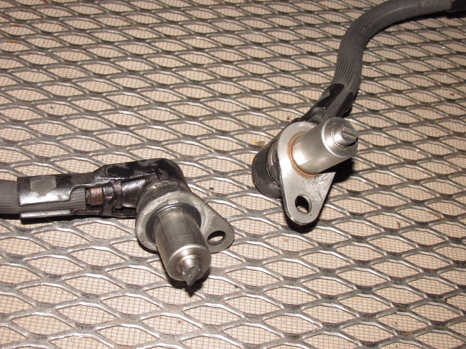 90 91 92 93 94 95 96 Nissan 300zx OEM Front ABS Sensor – Autopartone.com