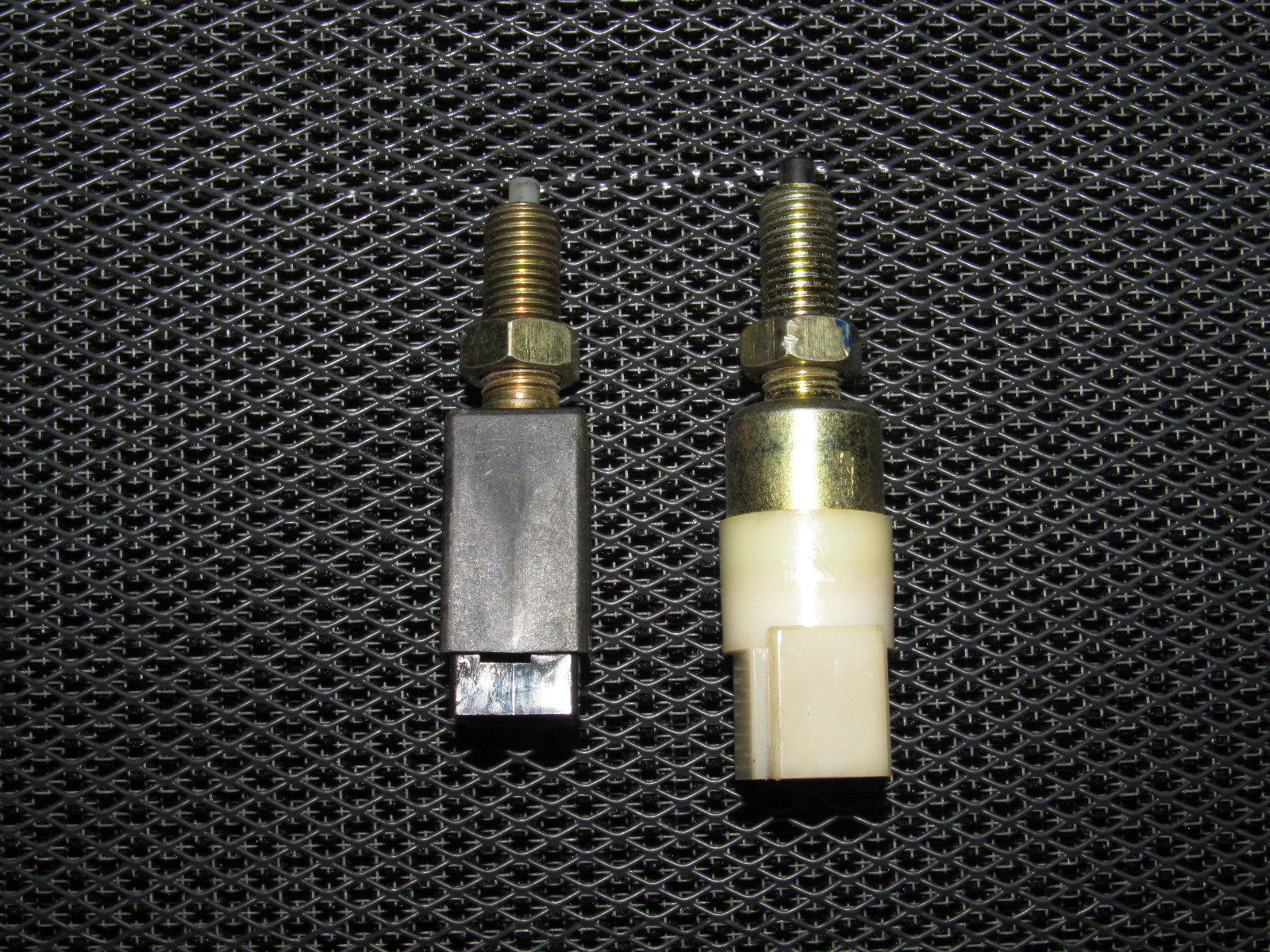 90 91 92 93 94 95 96 Nissan 300zx OEM Brake Light Switch – Autopartone.com