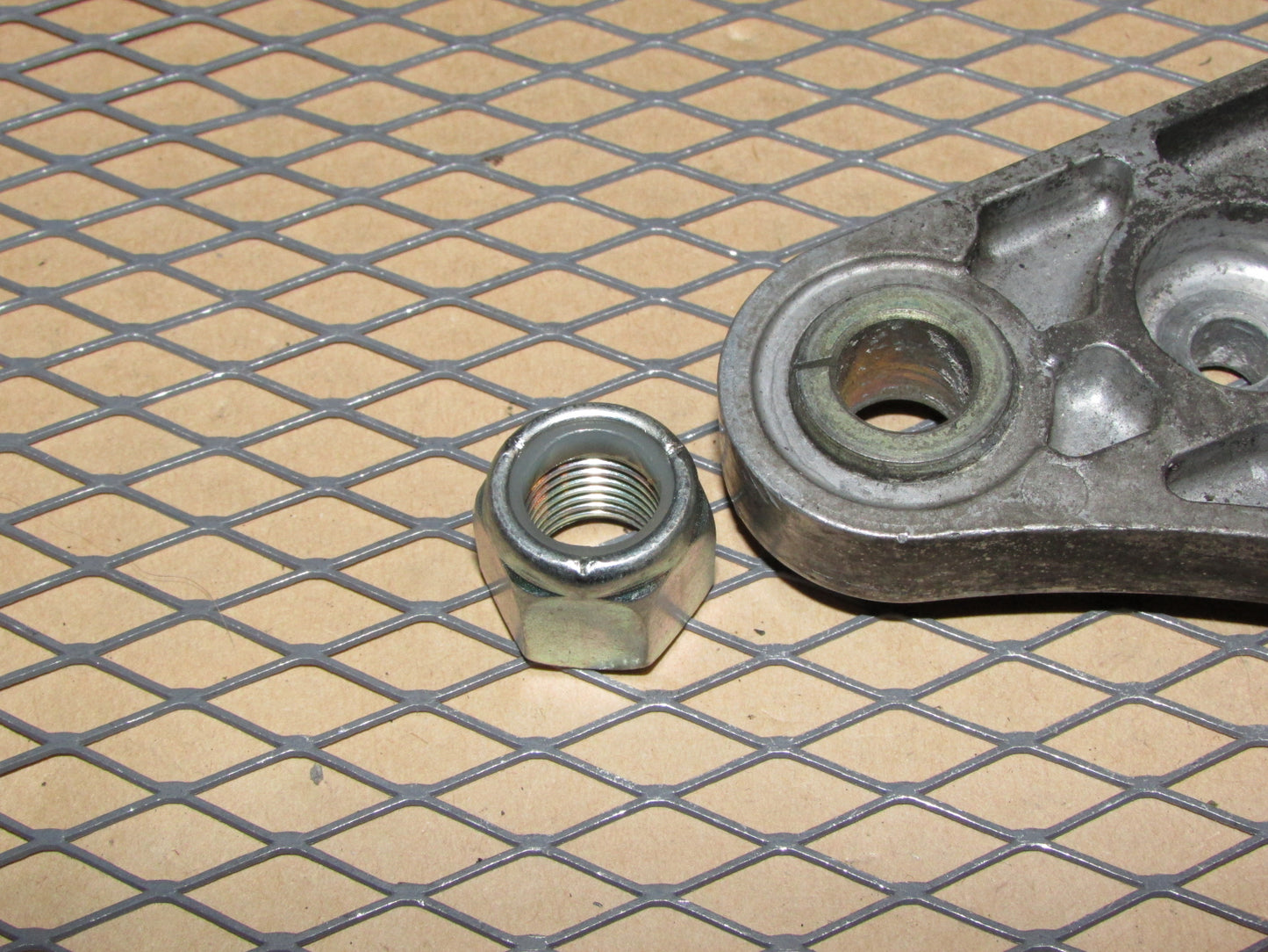 99 00 01 02 Porsche 911 Carrera OEM Alternator Mounting Nut – Autopartone