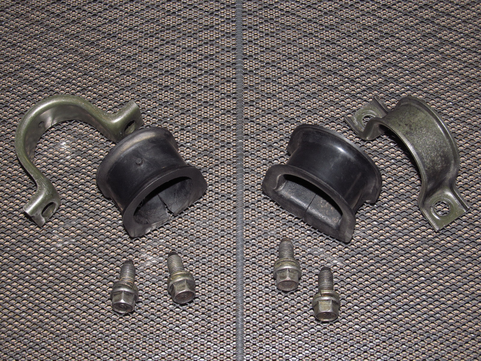 90 91 92 93 Mazda Miata OEM Power Steering Rack Mount – Autopartone