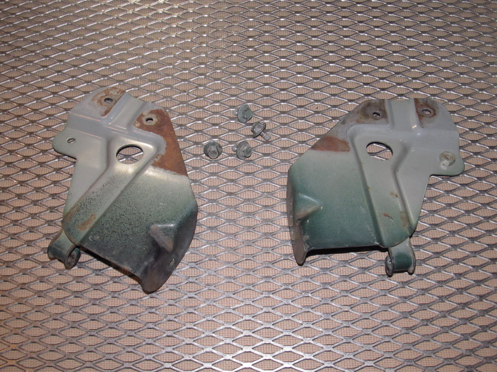 90 91 92 93 Mazda Miata OEM Lower Radiator Mounting Bracket ...