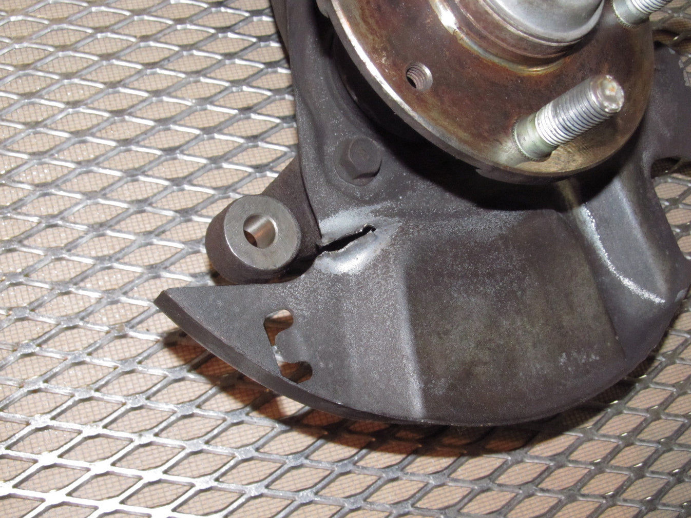 90 91 92 93 Mazda Miata OEM Wheel Spindle & Hub - Front Right – Autopartone