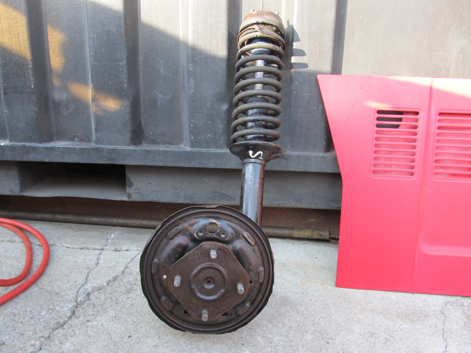 72 73 Datsun 240z OEM Rear Spindle Shock & Hub Assembly - Left ...