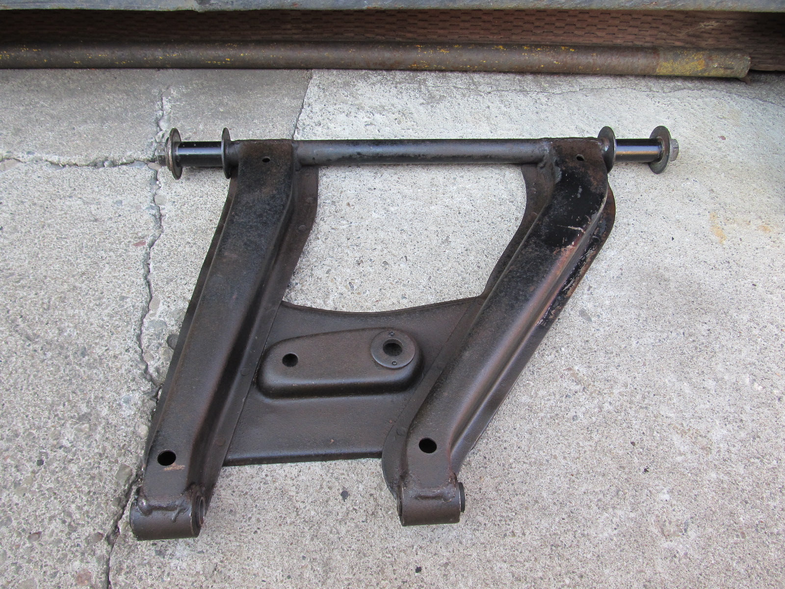 72 73 Datsun 240z OEM Rear Lower Control Arm - Left – Autopartone