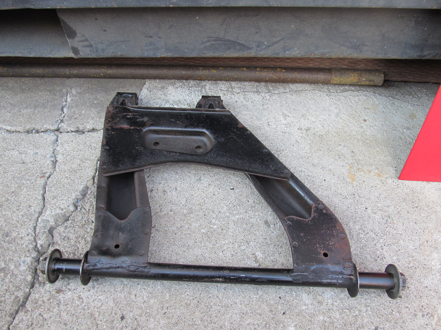 72 73 Datsun 240z OEM Rear Lower Control Arm - Left – Autopartone