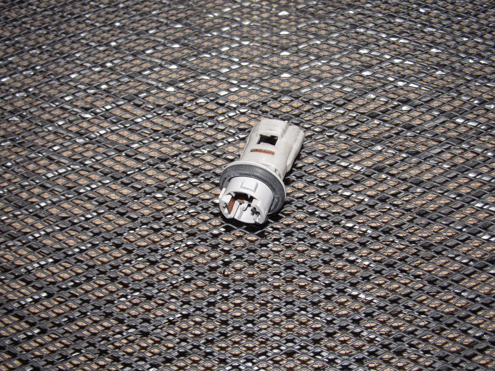 90 91 92 93 Mazda Miata OEM Third Brake Light Bulb Socket – Autopartone
