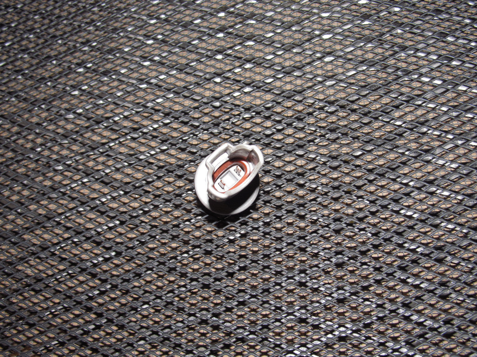 90 91 92 93 Mazda Miata OEM Third Brake Light Bulb Socket – Autopartone.com