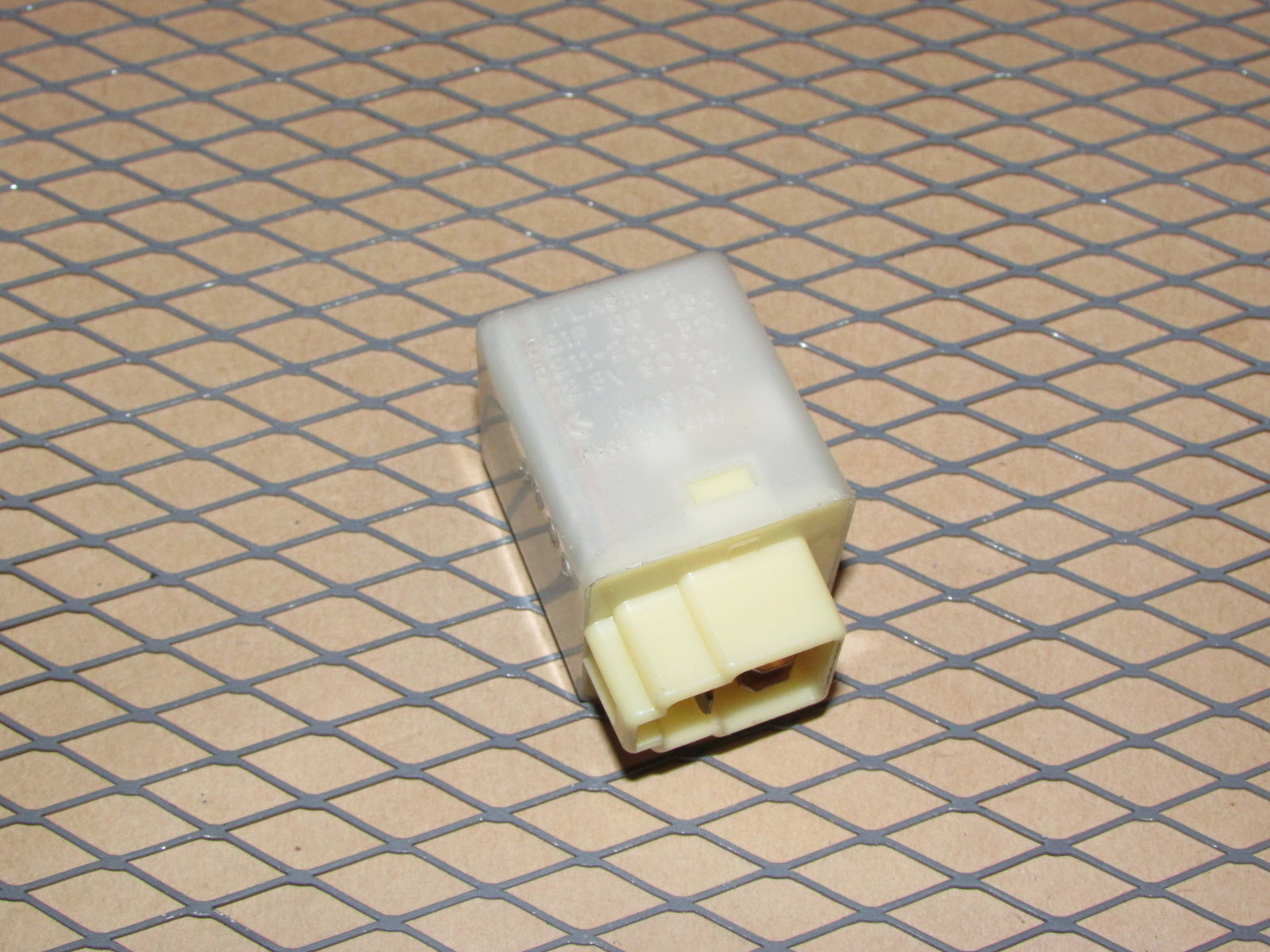 Mazda Relay Turn Signal Hazard Flasher Relay BG1P 66 830 – Autopartone