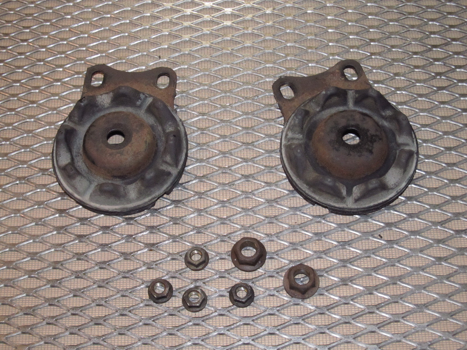 90 91 92 93 Mazda Miata OEM Differential Mount Bracket – Autopartone