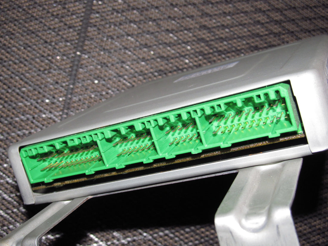 96 97 Mitsubishi 3000GT OEM Engine Computer ECU - MD319638 – Autopartone