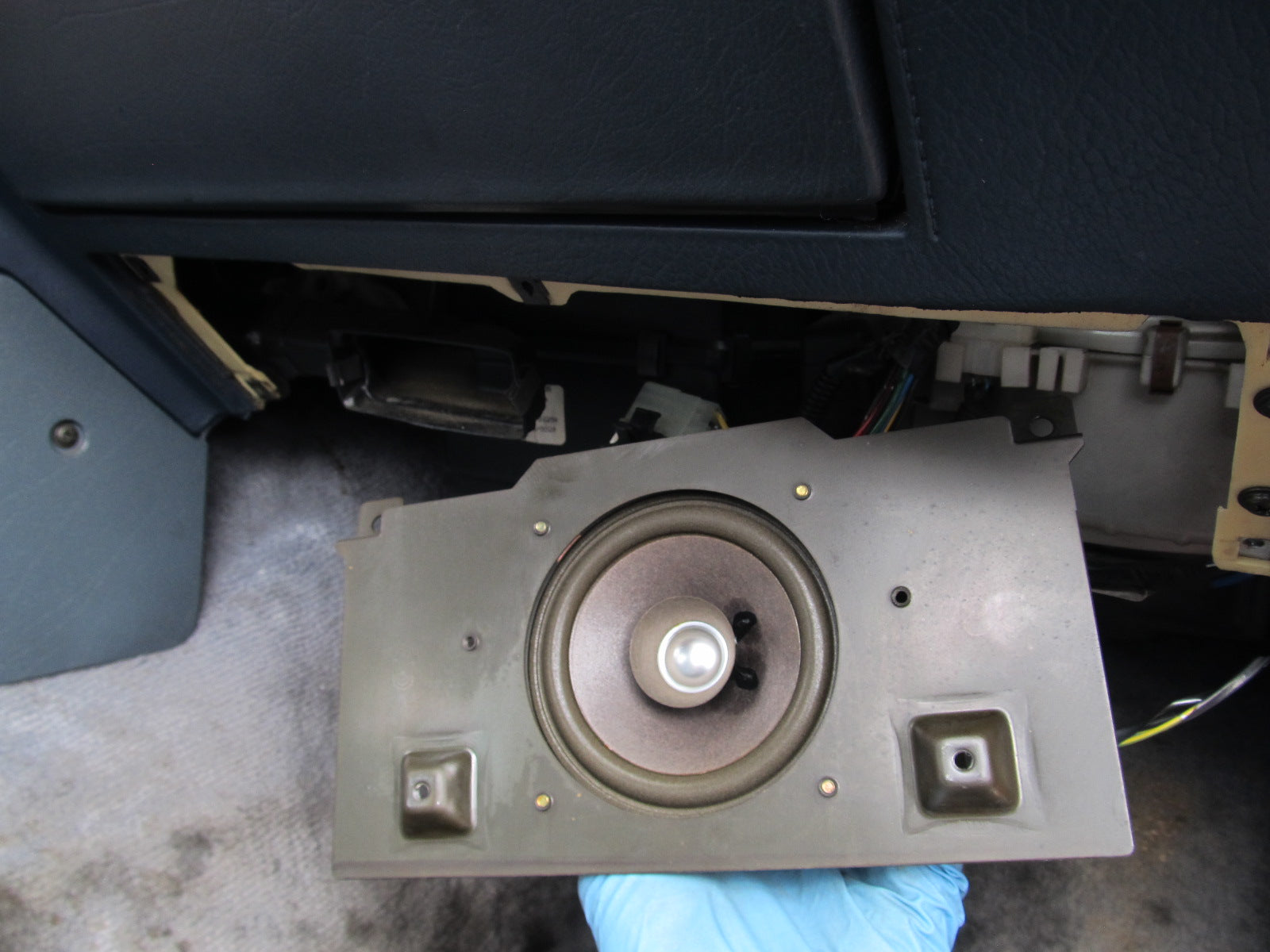 89 90 91 Mazda RX7 OEM Dash Speaker - Right – Autopartone