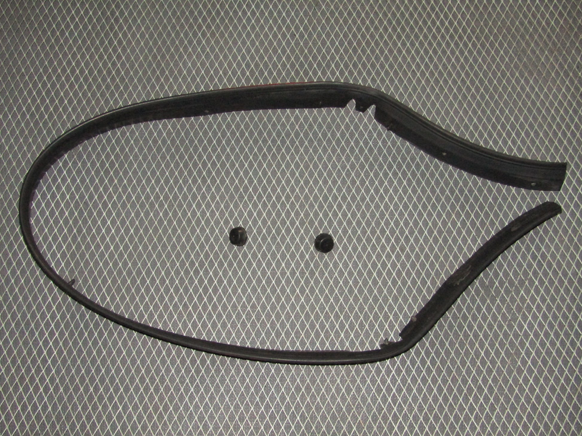 93 94 95 96 97 Honda Del Sol OEM Hood Weather Stripping – Autopartone