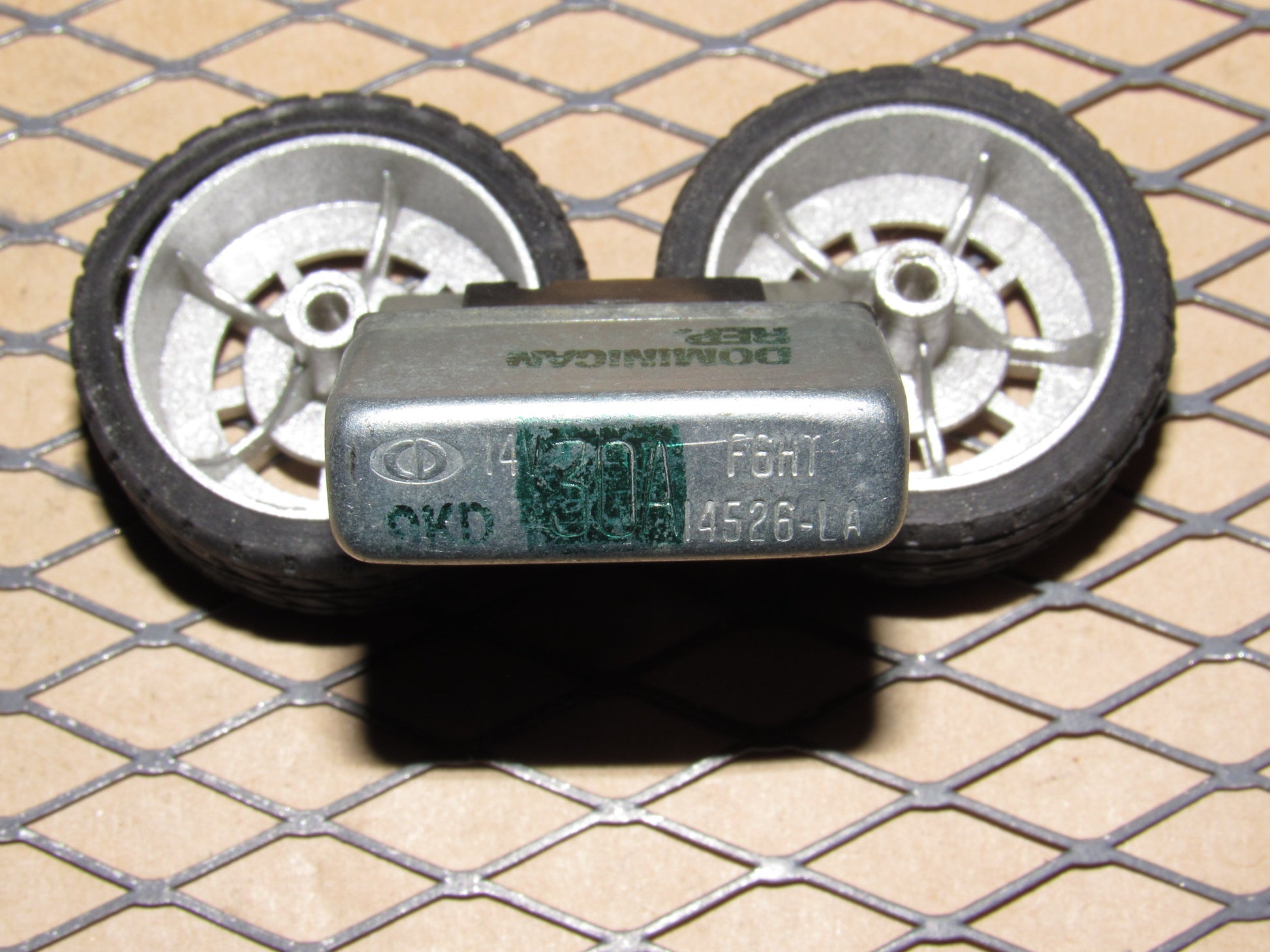 Ford Metal Maxi Fuse 30A / FGHT 14526-LA – Autopartone