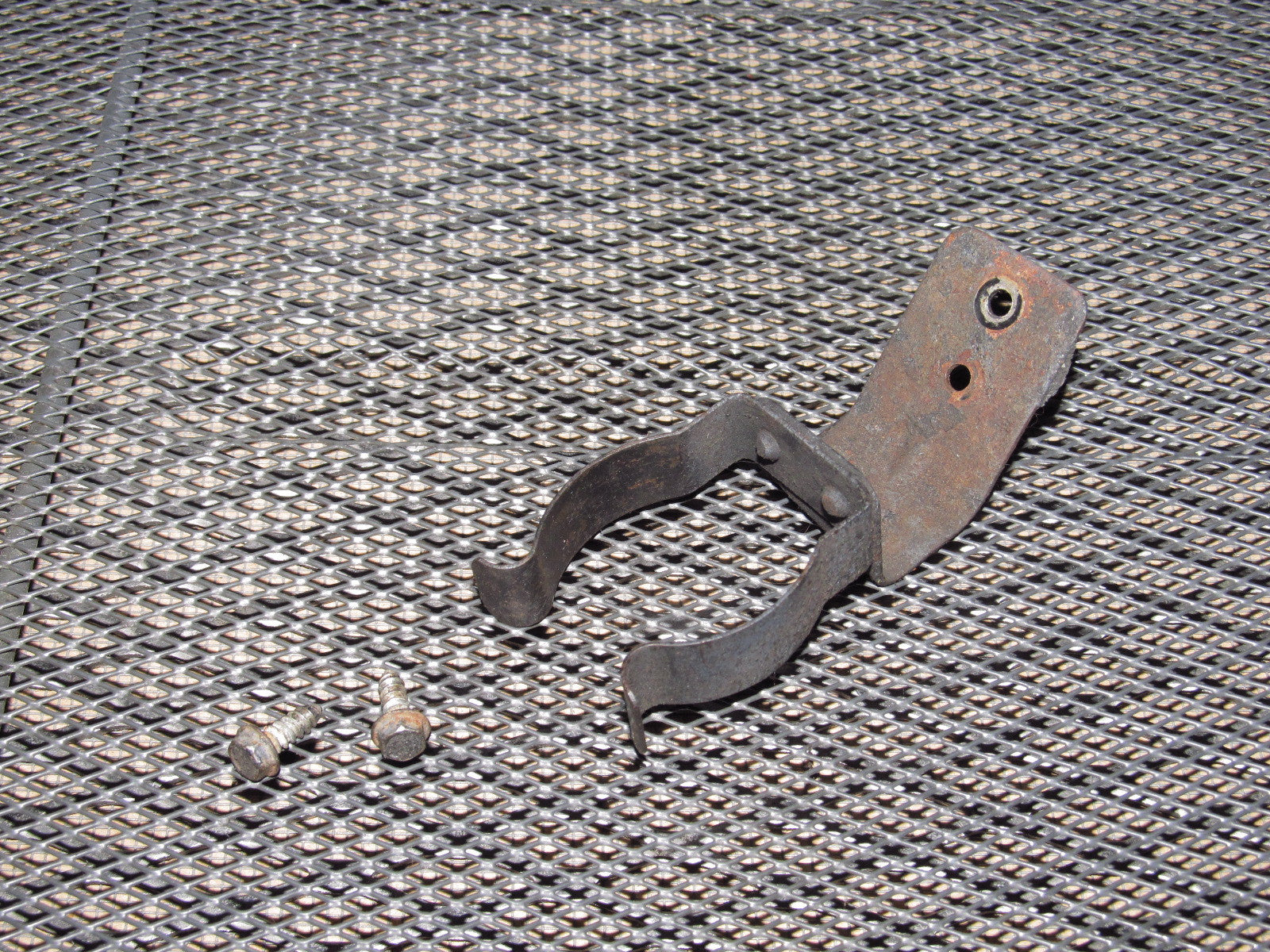 72 73 Datsun 240z OEM Fuel Filter Bracket – Autopartone.com