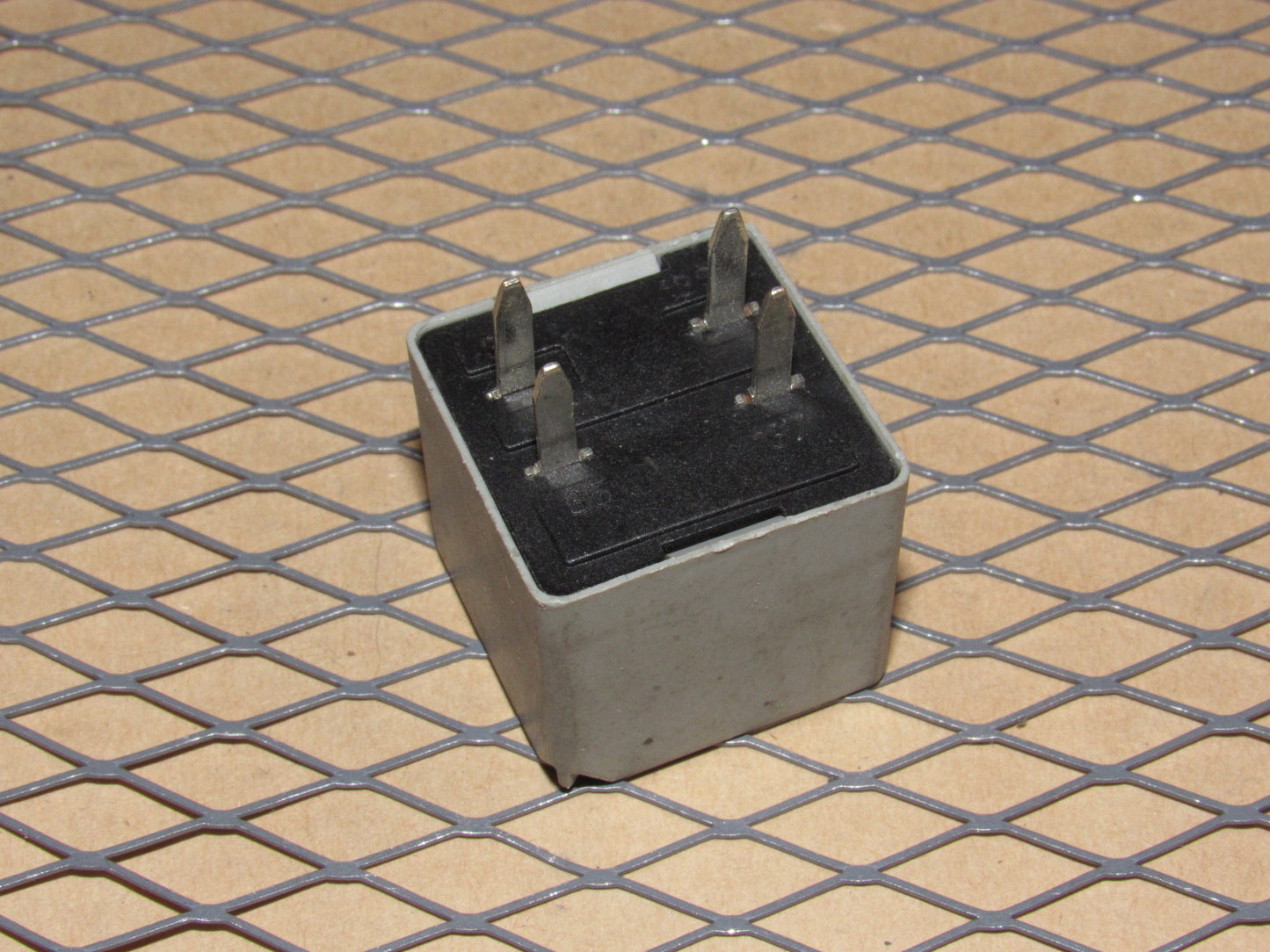 Universal Relay F07102011 / 12V 40A / 4 Prongs – Autopartone
