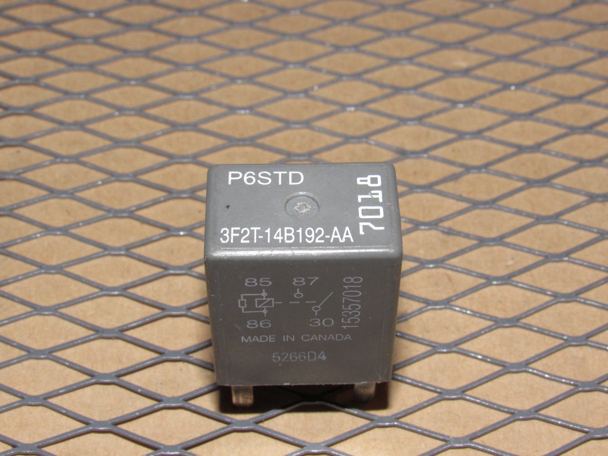 Ford Relay P6STD / 7018 / 3F2T-14B192-AA – Autopartone