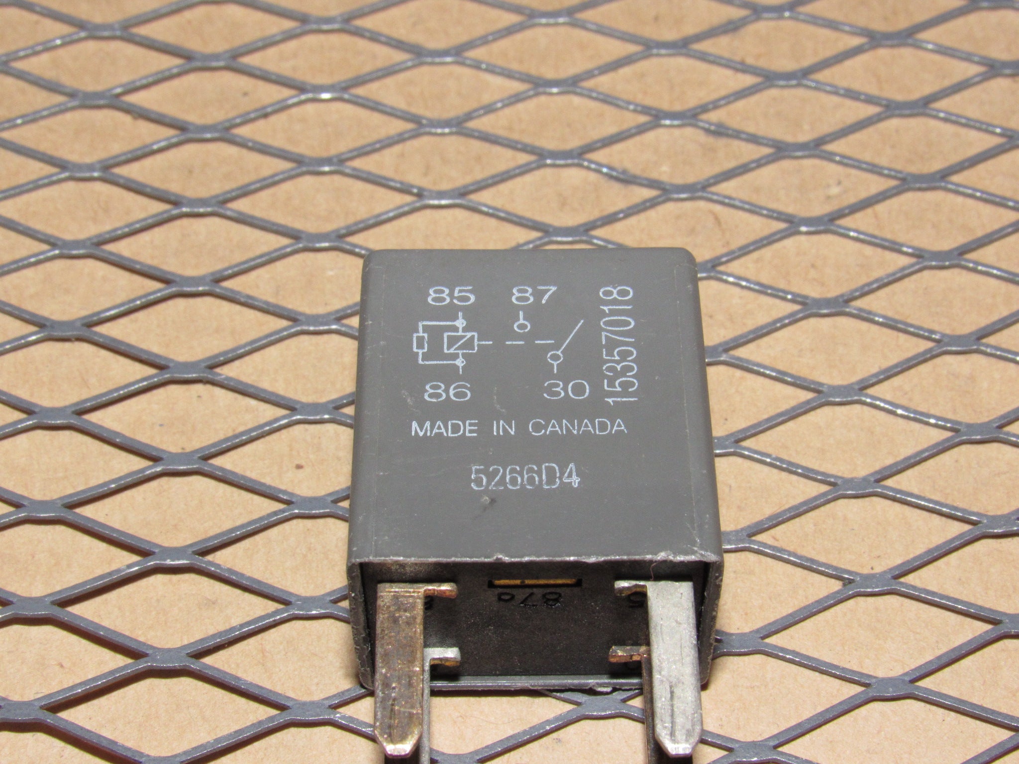Ford Relay P6STD / 7018 / 3F2T-14B192-AA – Autopartone