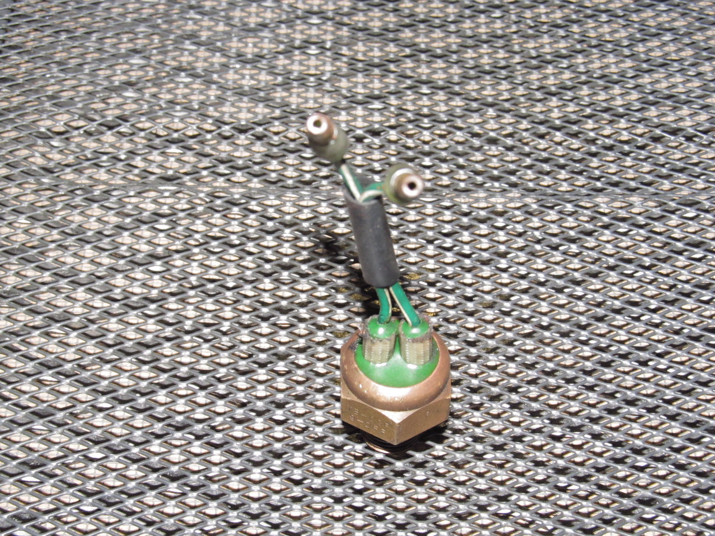 72 73 Datsun 240z OEM Coolant Temperature Sensor – Autopartone