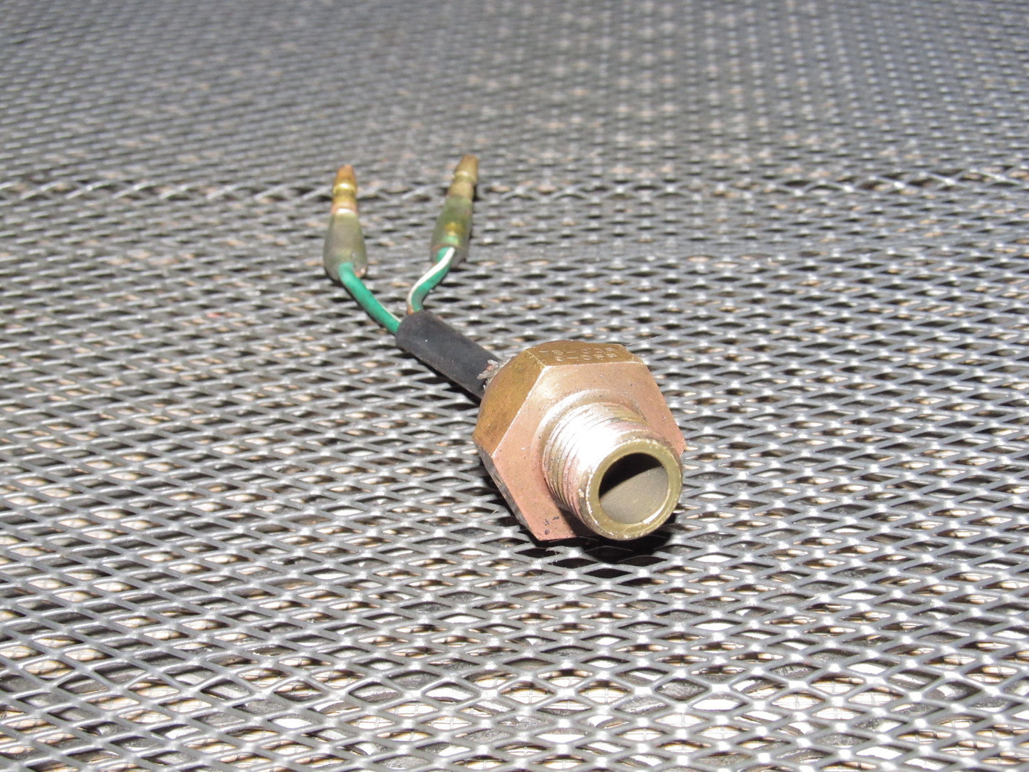 72 73 Datsun 240z OEM Coolant Temperature Sensor – Autopartone