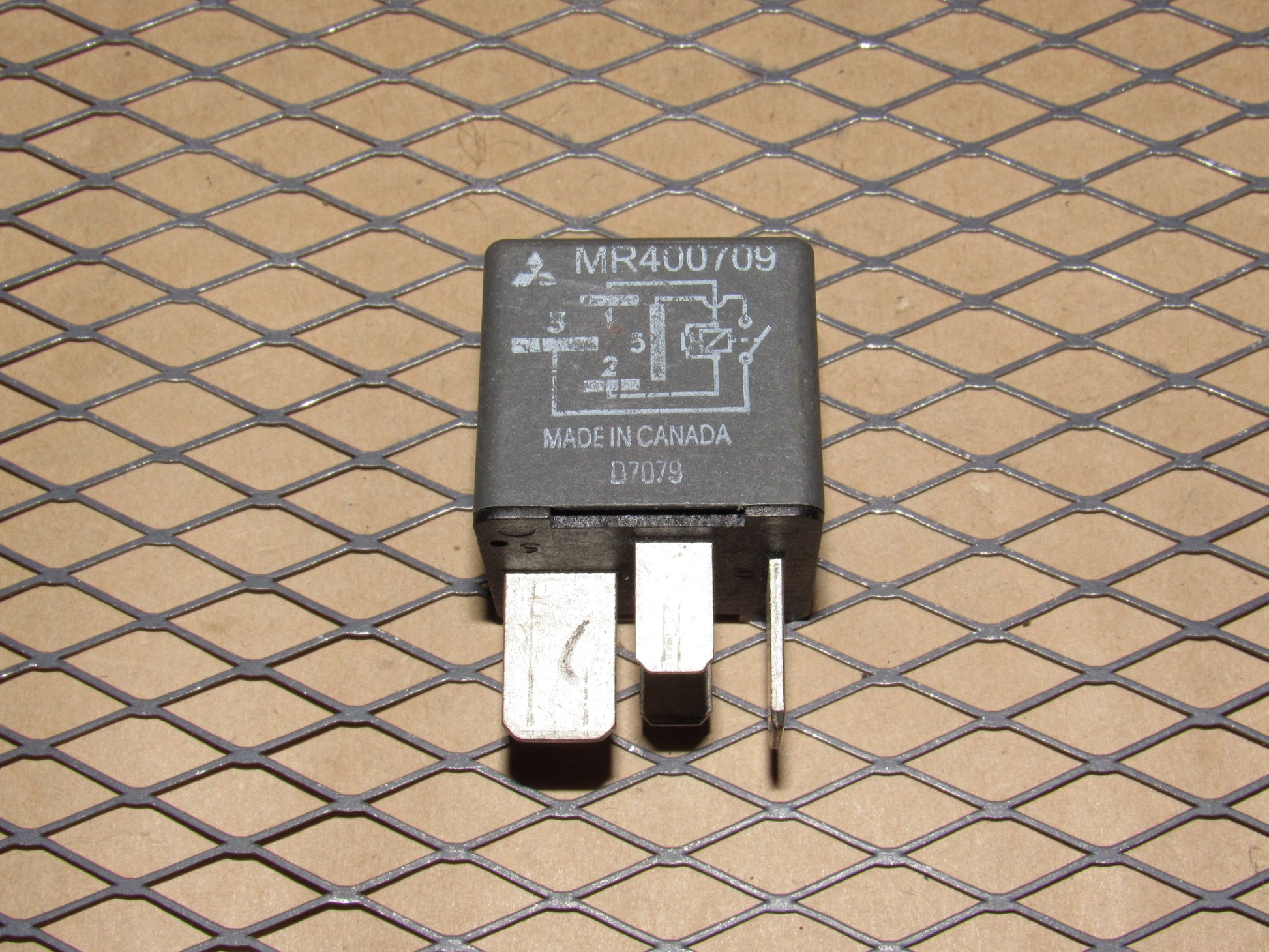 Mitsubishi Relay MR400709 – Autopartone